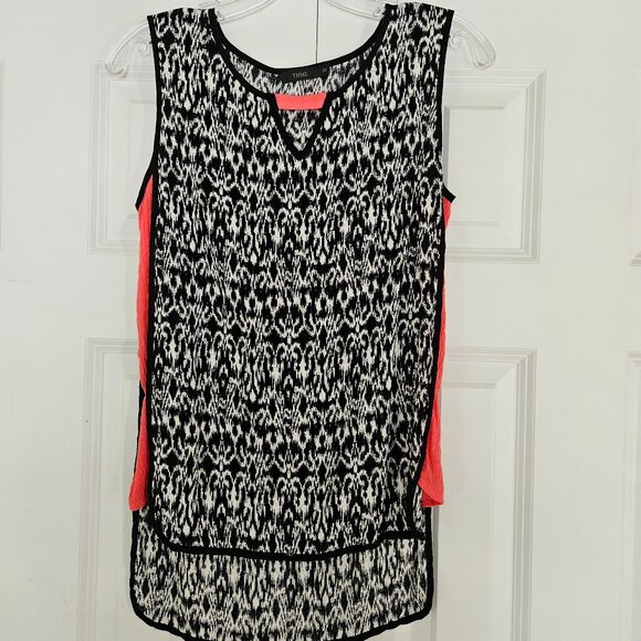 THML | Tops | Thml Blackwhite Print With Coral Accents Sleeveless Top ...